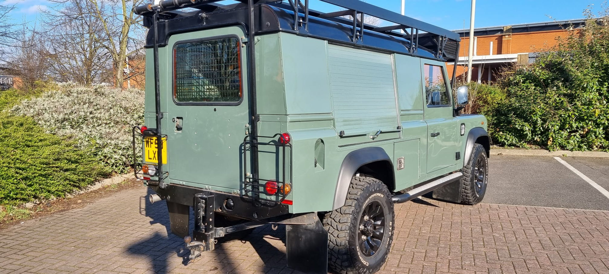 Land Rover Defender 110, 2009 2.4 Puma TDCi Utility Wagon 4WD — Vitesse ...
