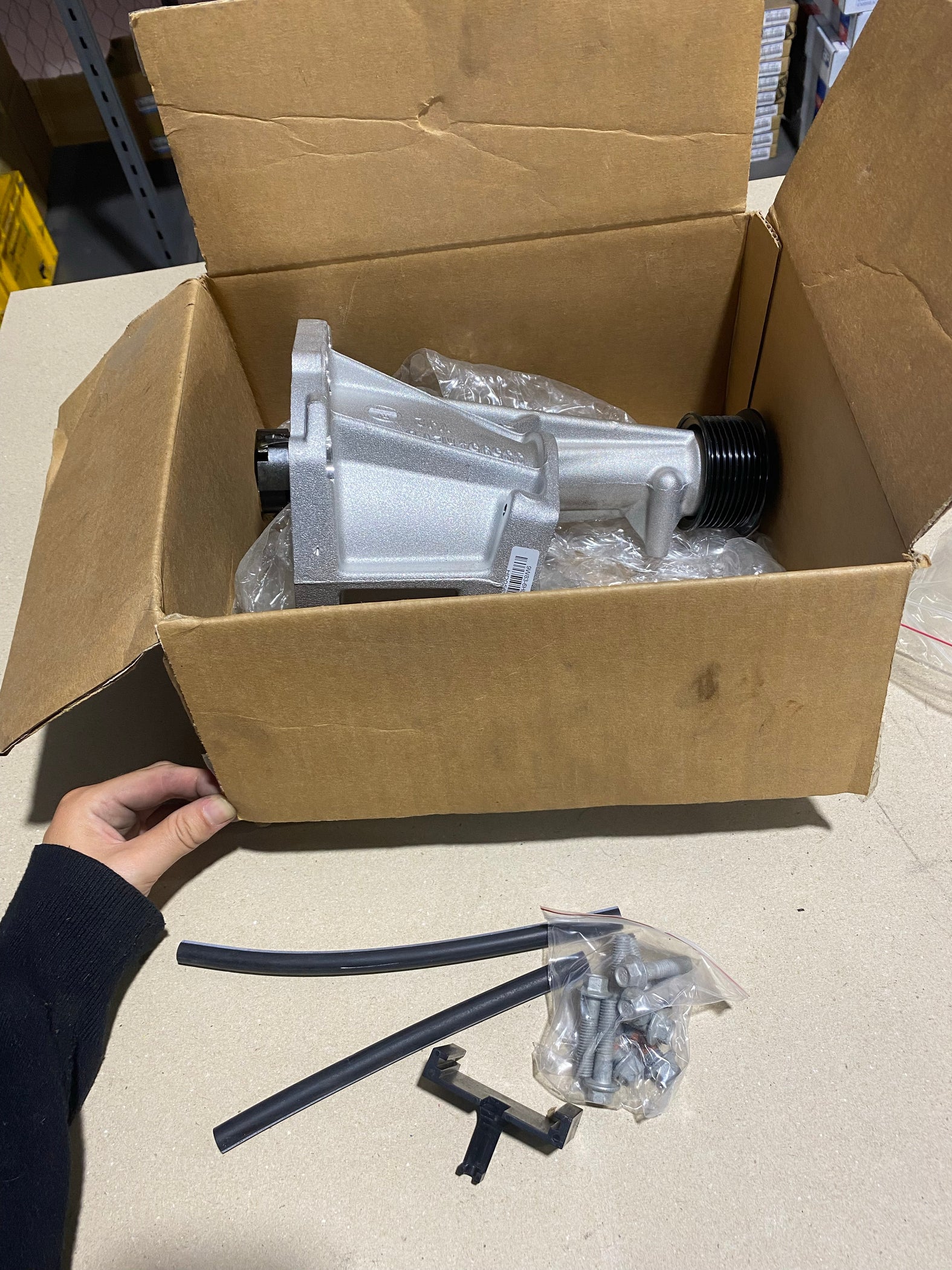 LR058080 - GENUINE Land Rover SUPERCHARGER REPAIR KIT — Vitesse Global LTD